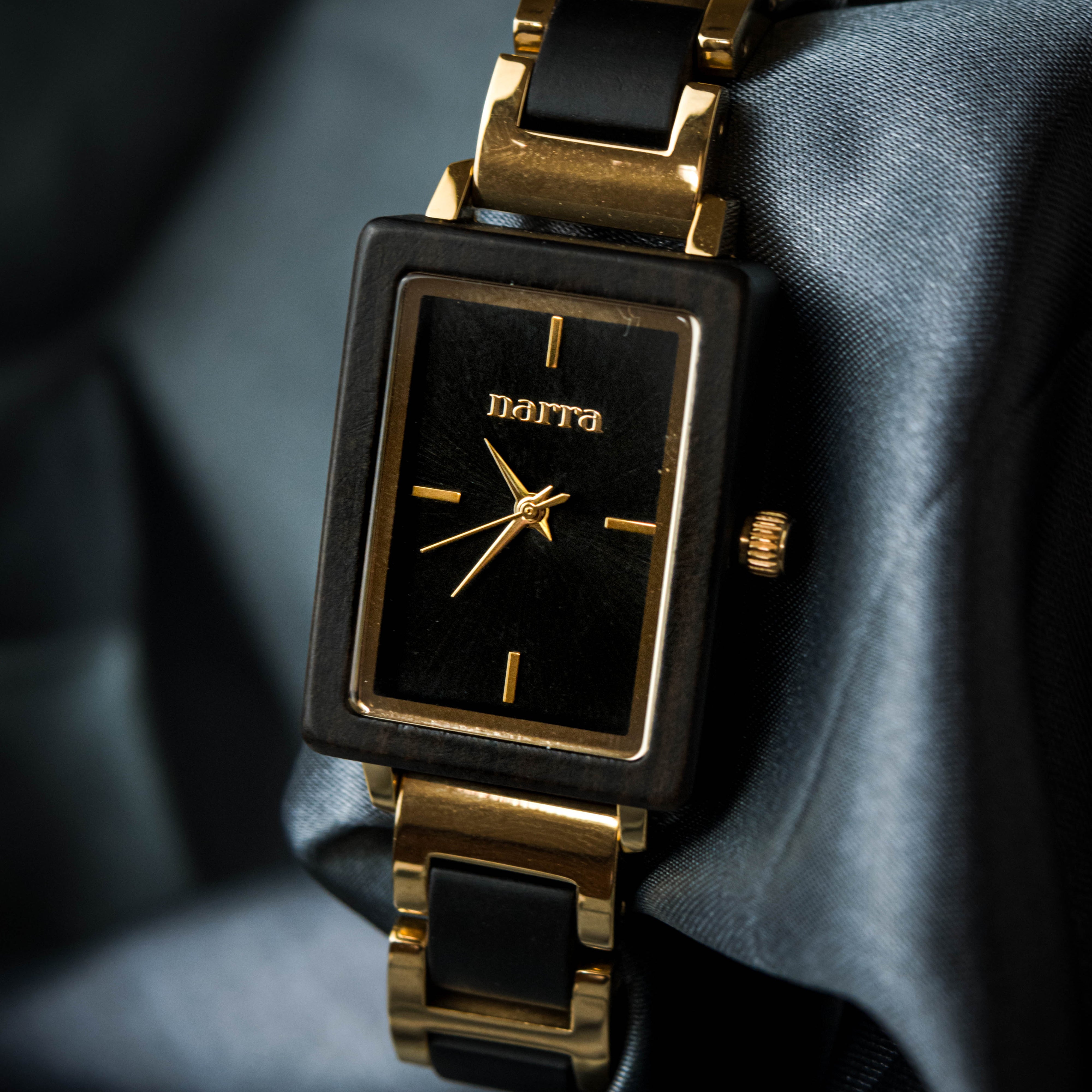 Narra Wooden Watches Obsidian in Dark Sandalwood – TESOROS