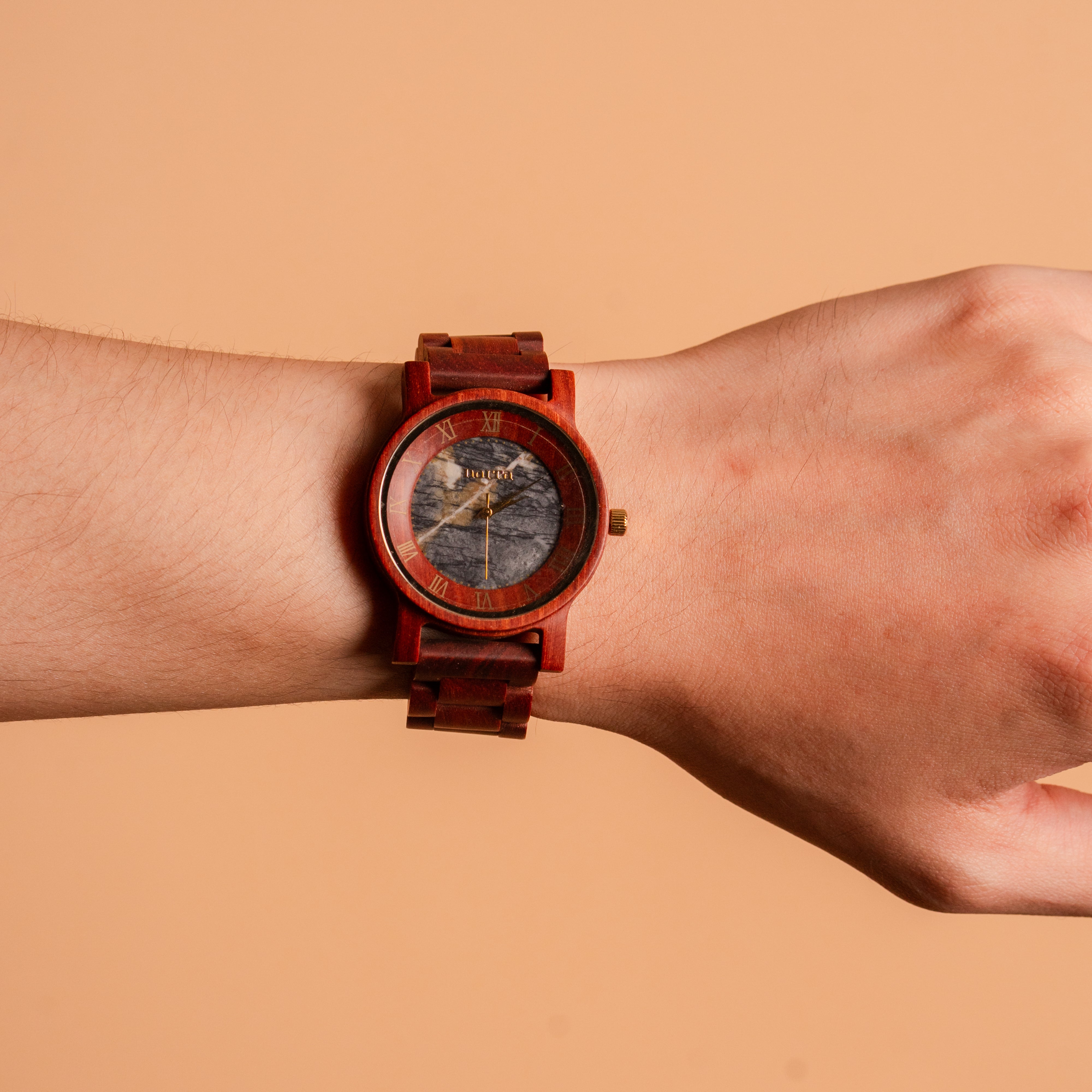 Narra Wooden Watches Ember in Red Sandalwood – TESOROS