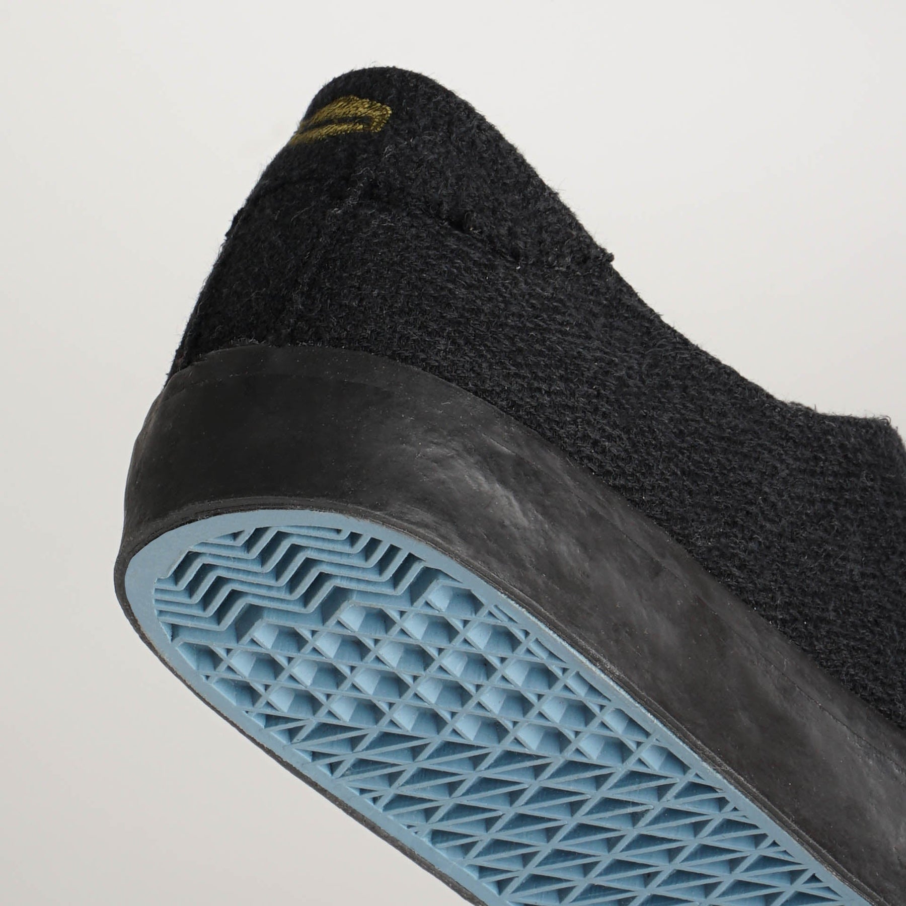 Lakat Lo-cut Sneakers - Black – TESOROS